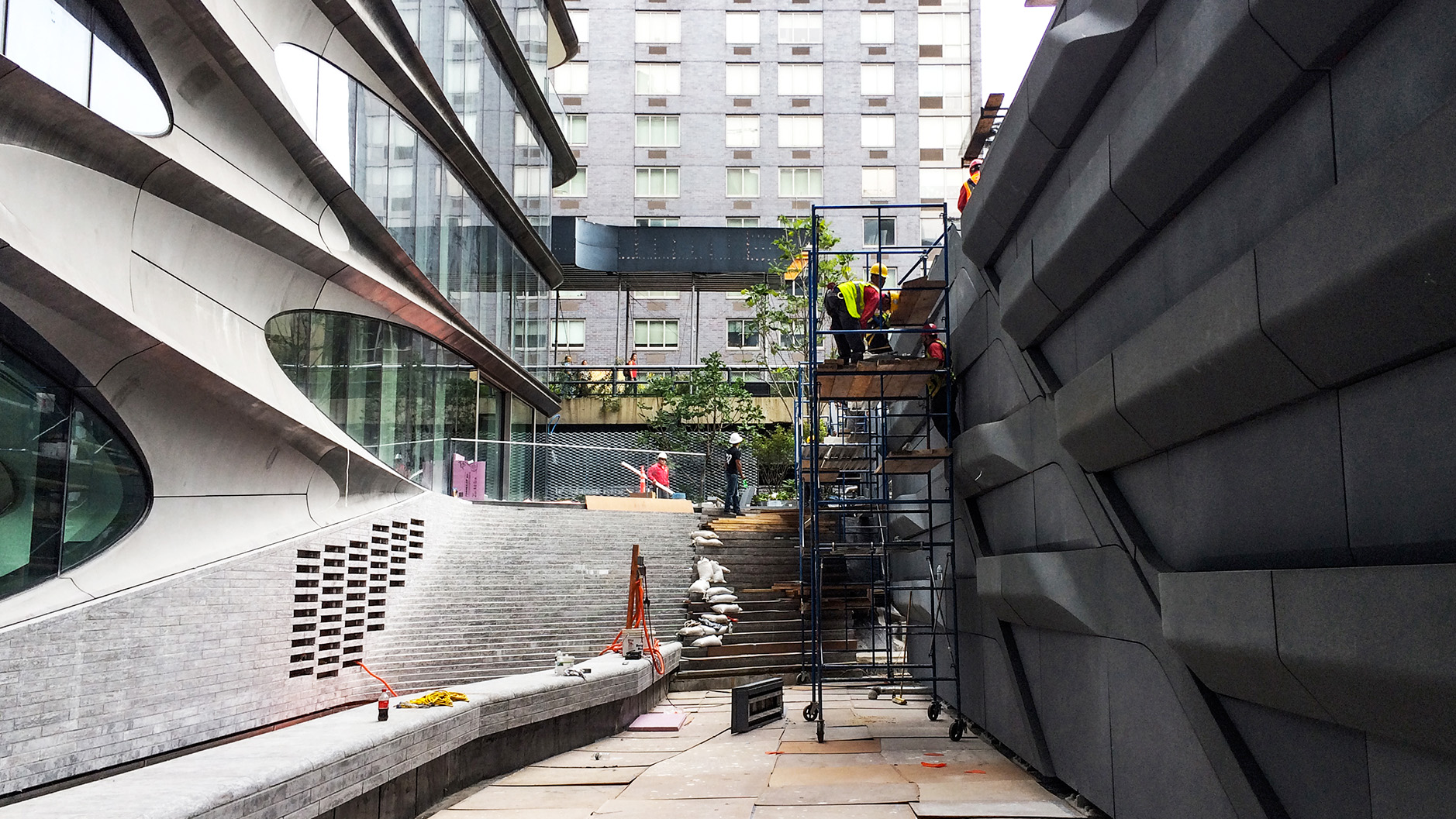 520w-28th-st-gfrp-greenwall – kinetica